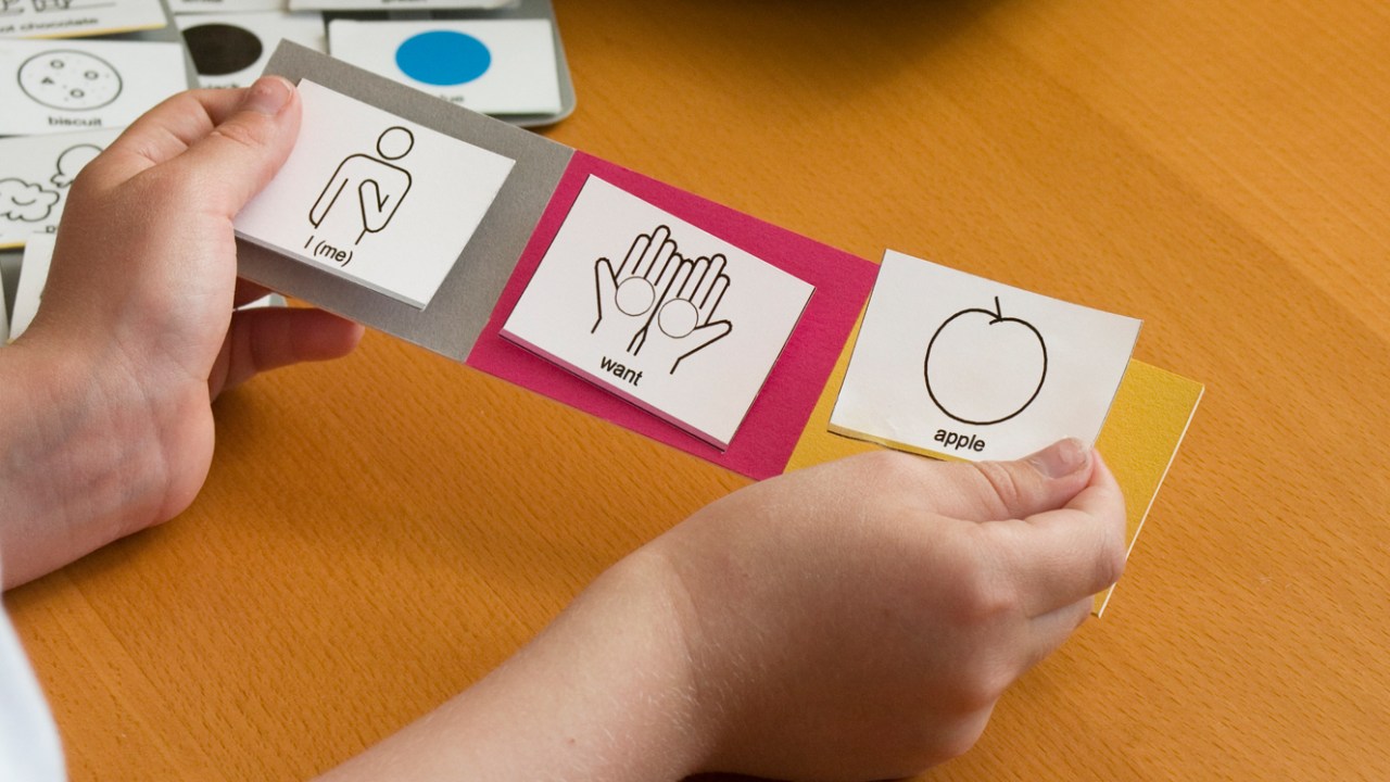 Metodo ABA: Cos’è? Autismo, a Scuola, Esempi e Alternative
